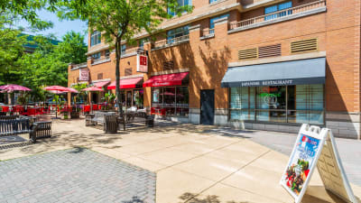 The Reserve at Clarendon Centre Apartments in Arlington - 3000 N ...